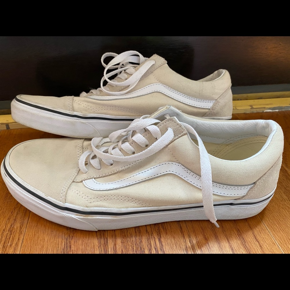 Off White/Cream Colored Vans Old School Shoes - Gem